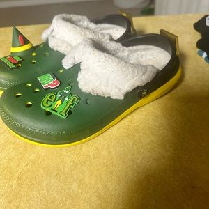 CROCS | Shoes | Crocs Size J4 Limited Edition Elf | Poshmark